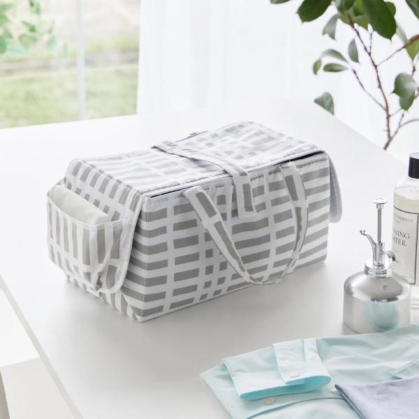 商品サイズ:掛け面/W65×D50cm(本体)　掛け面/W60×D18cm(蓋)　収納時/W33×D18×H18cm(取っ手含まず)対応サイズ:収納可能なアイロン/W30×D16×H16cm以下重量:250g品質表示:掛け面/綿100％(ア...