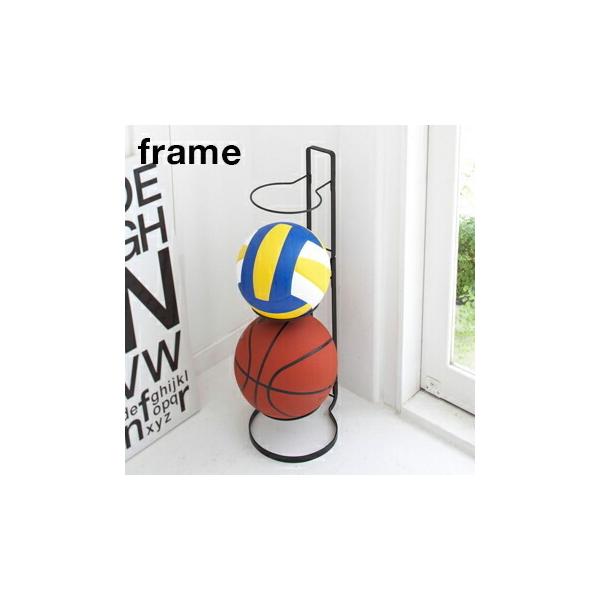 ボール約1個分の幅だから省スペースで置き場にも困らない。ボールが主役のシンプルでスタイリッシュなデザイン！玄関先やガレージなど、散らかりがちなサッカーボールやバスケットボールなどをスマートに収納出来ます。ご家庭の玄関や物置・納戸ではもちろん...