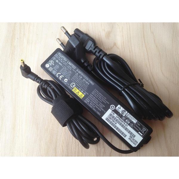 FUJITSU(INPUT/ENTREE) ：100-240 50/60Hz OUTPUT/SORTIE)：：19V  3.16A接口:（外径）4.0*（内径）1.1付属品 電源コード