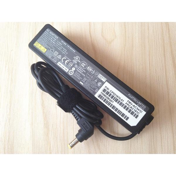 FUJITSU(INPUT/ENTREE) ：100-240 50/60Hz OUTPUT/SORTIE)：：19V  3.42A 接口:（外径）4.0*（内径）1.1付属品 電源コード