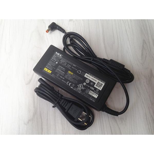 FUJITSU(INPUT/ENTREE) ：100-240 50/60Hz OUTPUT/SORTIE)：：19V  4.74A 90W接口:（外径）5.5*（内径）2.5付属品 電源コード