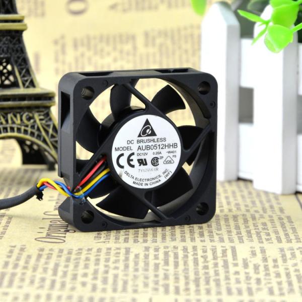 状態: 中古品美品用途: ノートPC、ウルトラモバイルPC、ネットブック、ミニノートPCサイズ50×50×15mm注意：購入後、指定の電源コネクタがある場合、ご連絡してください。適合なコネクタが無料で交換可能です。