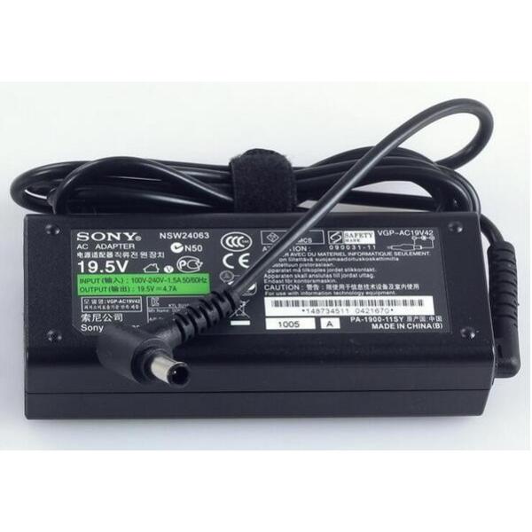 商品状態：新品　●Input： AC100-240V (50-60Hz)●Output：19.5V 4.7A●パワー： 90W●コネクタ形状にご注意ください: 丸型 6.5mm*4.4mm●電源コード付属 ●複数在庫。 同梱可能