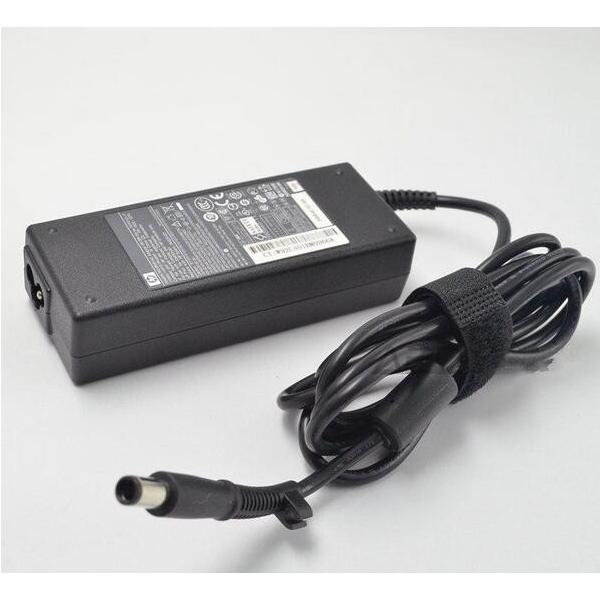 商品状態：新品　●Input： AC100-240V (50-60Hz)●Output：19V 4.74A●パワー：90W●コネクタ：丸型 外径（7.4mm） 内径（5.0mm） センター1ピン●電源コード付属　 ●複数在庫。 同梱可能