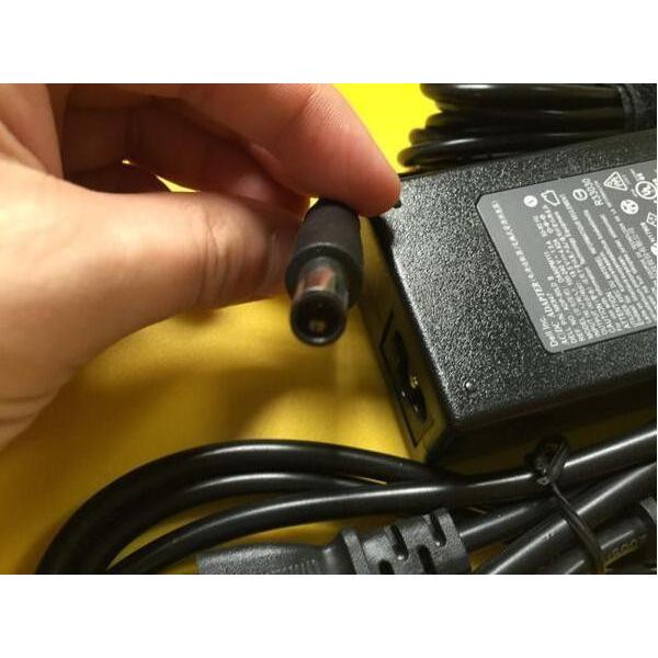 商品状態：新品　■出力：19.5V4.62A■入力：  AC100-240V50-60Hz■パワー：90W■DCプラグ：外径7.4mm/内径5.0mm センタープラス■付属品：ACアダブター本体+電源コードケーブルセット 　 ●複数在庫。 ...