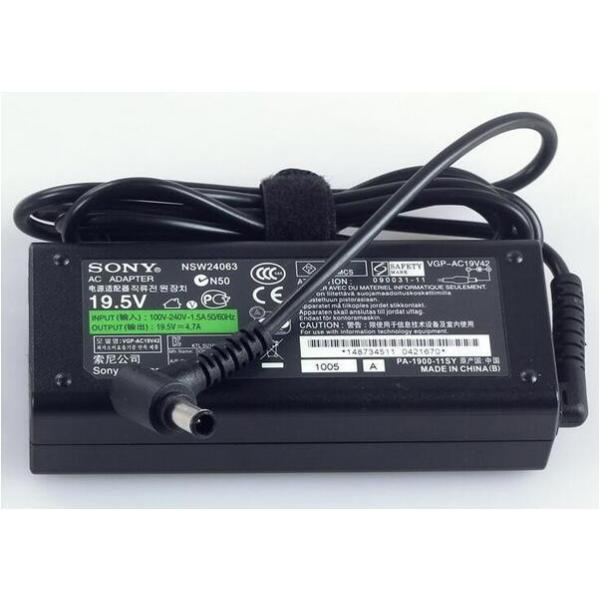 商品状態：新品　●Input： AC100-240V (50-60Hz)●Output：19.5V 4.7A●パワー： 90W●コネクタ形状にご注意ください: 丸型 6.5mm*4.4mm●電源コード付属 ●複数在庫。 同梱可能