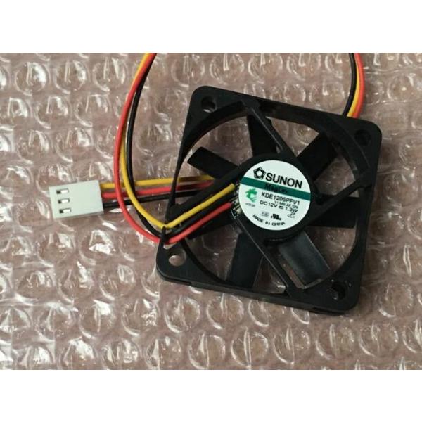 商品状態：新品　寸法：50*50*10MM用途: ノートPC、ウルトラモバイルPC、ネットブック、ミニノートPC　　複数在庫。 同梱可能