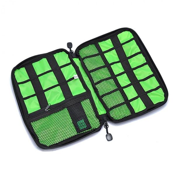 サイズ：22.6*17*3.7重さ：100g 材質：防水ナイロン素材さまざまな工具やモバイル用品バッテリー、充電ケーブル、イヤホーンコード、iPad等の小物を分類するものを固定収納可能。オープンの際に収納品が一目で分かるので使い勝手が大変良...