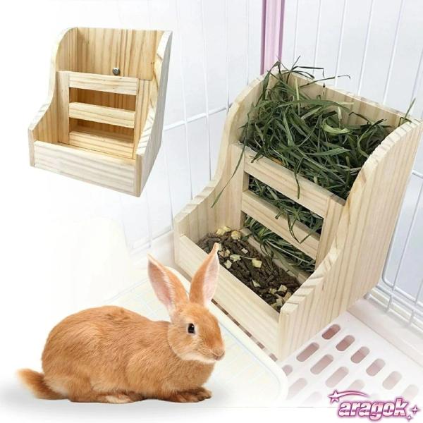 ケージの中に、えさ入れと牧草入れを二つ入れようとするとかなりのスペースが必要になり、飼い主さんの掃除も大変になります。 こちらの餌箱でしたら、２WAY仕様で１つの容器でフード（前面）と牧草（後面）が同時に入れられます。 省スペース設計でケー...