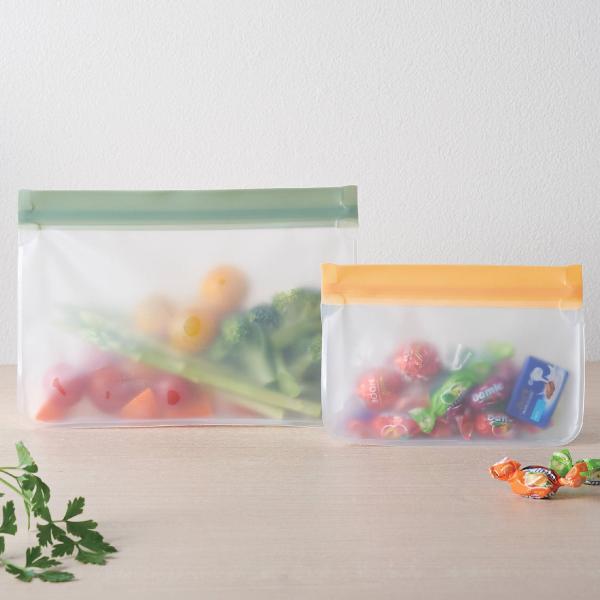 塩素を含まないため環境負荷が低く、リサイクルしやすいポリエチレン酢酸ビニールを使用した保存用ジップバッグ。洗って繰り返し使えるのもポイント。冷蔵可能です。大小2サイズでたっぷりの食材や小分け保存したい食品に。コスメや文具入れにも。商品サイズ...