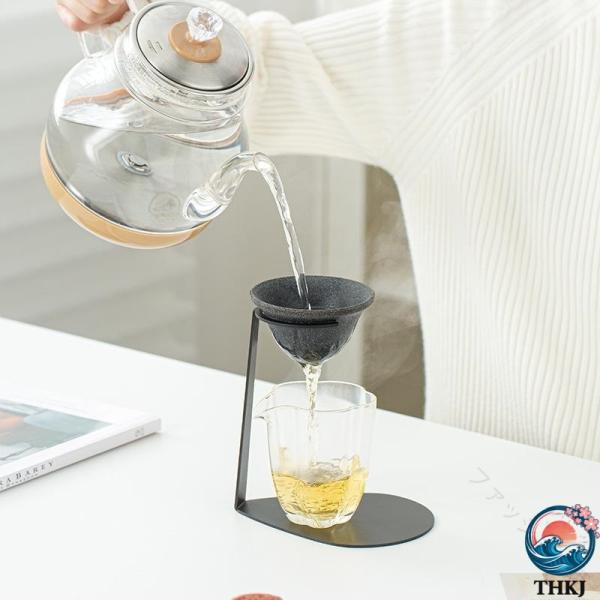 ・素材: 陶磁・カラー: グレー・スタイル: ビジネス・テイスト: シンプル  .茶こし 穴なし 極細 メッシュ フィルター と 鉄製 スタンド 陶器製 グレー セット は ティー インフューザー として シンプル で モダン な デザイン...