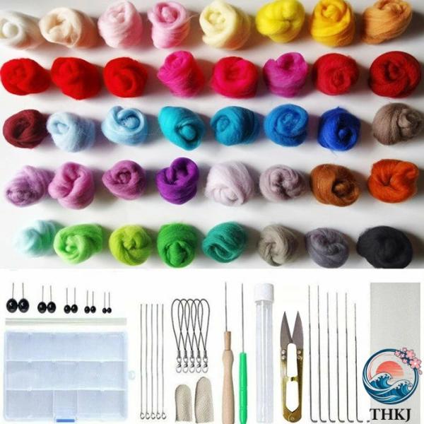 商品名:羊毛フェルトキット    素材:羊毛    セット内容:    羊毛フェルト*40    収納ボックス*1    ストラップ*5    握り鋏*1    ニードル*7    木製ニードルホルダー*1    指ぬき*2    ホットメ...