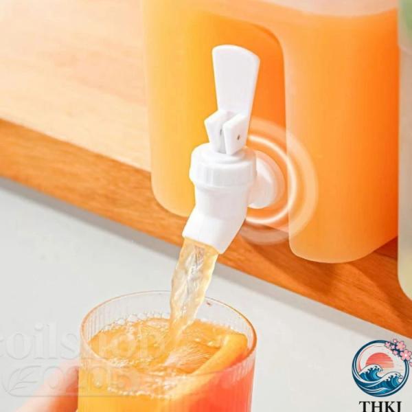 暑い夏はいつでも冷たい水や飲み物を楽しめる冷水筒。蛇口があるので、押すだけで果物が飲み物に飛び散るのを防ぎます。蛇口にはゴムリングが付いているので、液だれの心配はありません。高温・低温に強く、-20℃〜120℃の温度差に耐えることができます...