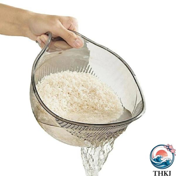 素材：プラスチック製で、変形しにくく、高硬度、滑らかな表面で壊れにくく、耐久性があります。 サイズ：水を均一に排出し、食べ残しや不純物をろ過します。積み重ねて収納でき、省スペースです。 多機能：このキッチン必需品は、果物や野菜を洗うだけでな...