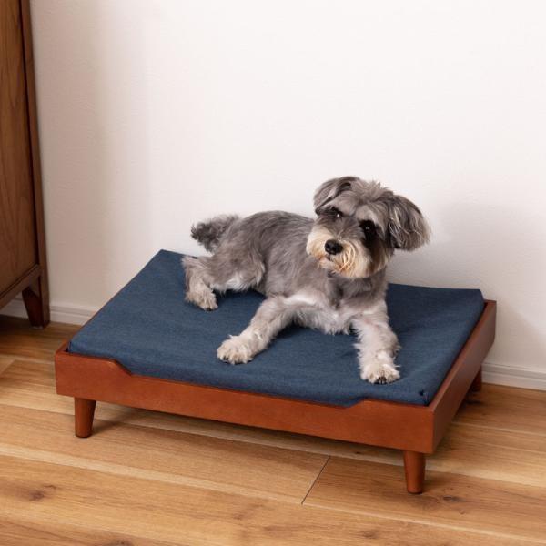 ●天然木を使用したシンプルで上品なペット用のベッド。●クッションはカバーリング式で手洗いができるので、清潔に保つことが出来ます。●程よく厚みのある専用マットレスなので安心です。●工具不要で脚ねじ込みタイプの簡単組立式なので、届いたその日から...