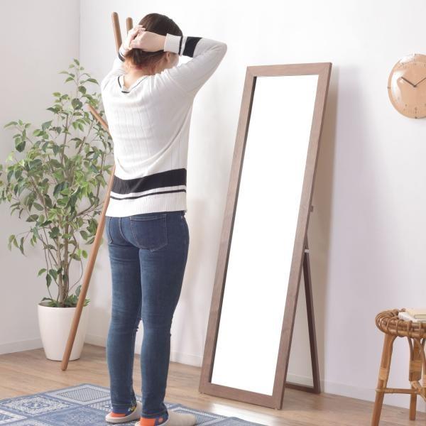 ■シンプルだけど高品質。■天然木のアッシュ（突板）を使用した、見やすく使いやすい大きめのスタンドミラー。■3mm厚の飛散防止ミラーを採用しているので安心してお使いいただけます。【商品サイズ】幅45×奥行43×高さ147cm【材質】ブラウン：...