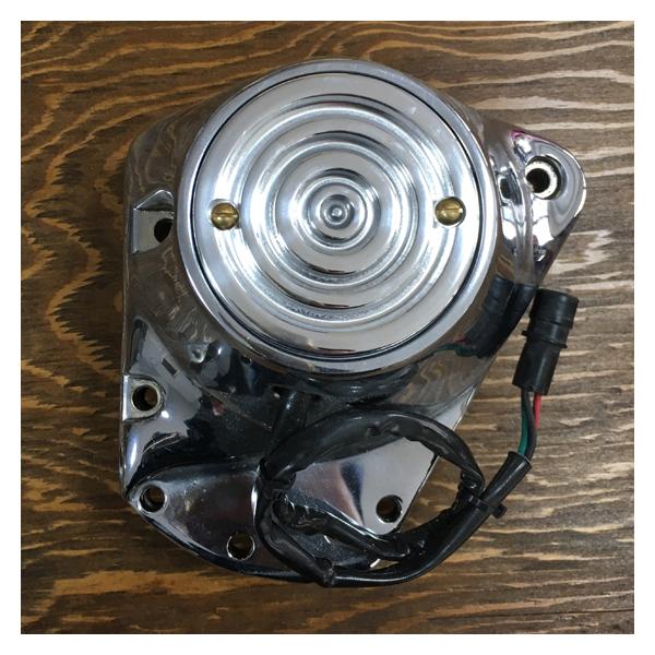 ブルアイ ポイントカバー 2穴アルミの塊から削り出しています。1970-1999年 SHOVELHEAD ショベル / EVO1970-2003年 XL Sportster真鍮の取り付けボルト2本を含みます。5日前後での発送となります。