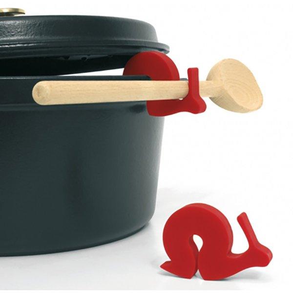 Erwan Peronデザインのシリコン製のレードルホルダー/鍋蓋ストッパー　Hugo（ヒューゴ）は、エスカルゴをモチーフにしたオリジナリティーあふれるユニークなデザイン。Hugoを鍋の蓋にはさむことにより、開けた状態を維持し吹きこぼれにく...