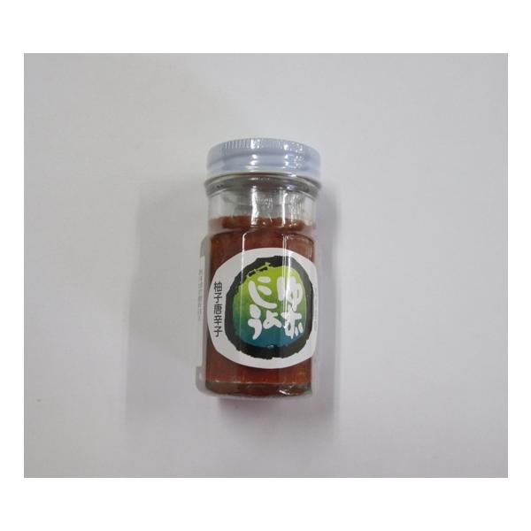 香りの良い柚子をふんだんに練り込みました。九州ではお刺身の薬味に良く使われます。お鍋やうどんなどにもどうぞ。