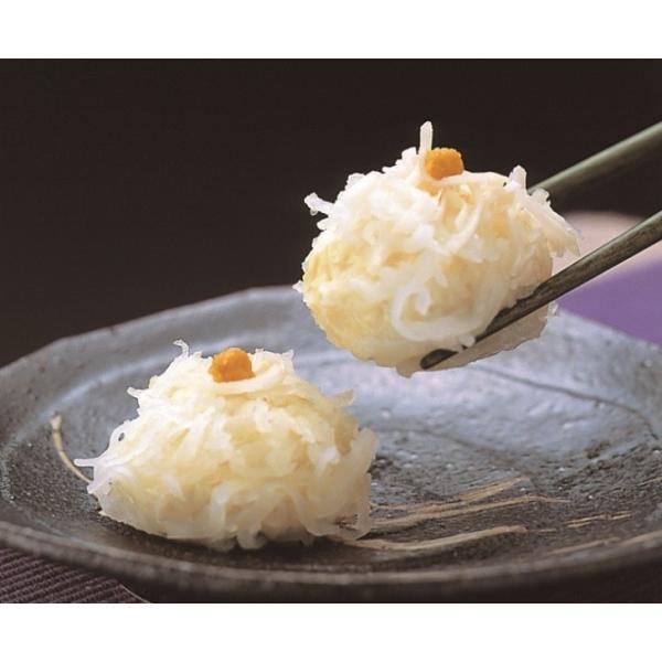 呼子で生まれた名物いかしゅうまいです。ふんわりとした食感が自慢の逸品です。