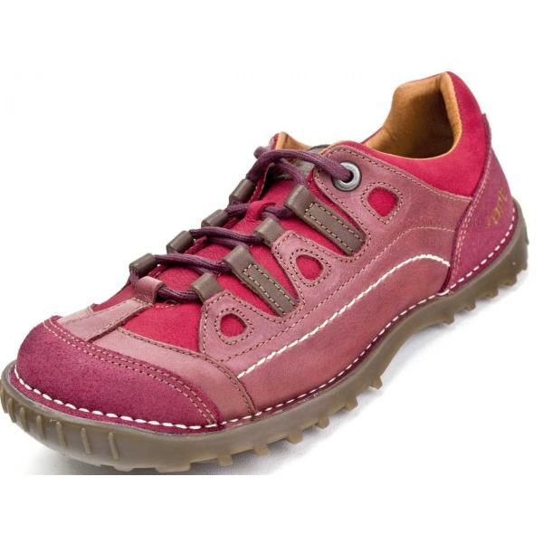 デザインに優れたスペイン製コンフォートシューズ。足全体を柔らかく包み、長時間歩行してもストレスを感じにくいです。トレッキングシューズをモチーフに特徴的でボリューム感有るデザイン。アッパーは自然なシボが入ったシュリンクステアレザー（牛革）とヌ...