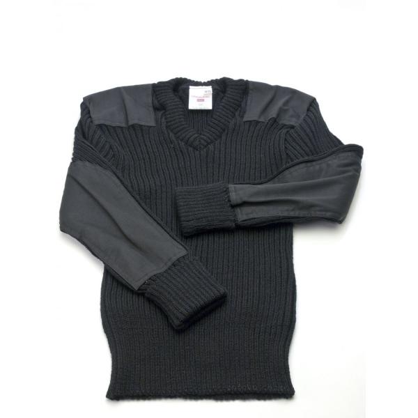 各国の軍や公的機関等へ実際に長年納入されているモデル。　軽く動きやすく、丈夫で暖かい、プロが認めた本物のセーター。   752は肩章無しのVネックタイプ。素材、縫製仕様は753、700、701とまったく同じ物です。　肩章無しのブラックなので...