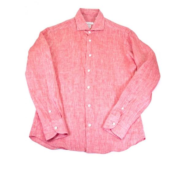 イタリアのシャツファクトリーメーカーによる、麻100%のシャツ。ちくちく感じるような麻では無く、ぬめり感や柔らかさを感じる最上級の素材です。衿型は横に広がったカッタウェイ。第1（第2）釦を開けて着用したり、襟を立てて着るときにスタイリッシュ...