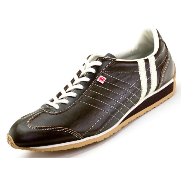 パトリック IRISをベースに、表側すべてのパーツに、ワックス仕上げを施したレザーを使用して作られたちょっと贅沢なモデルです。軽くシボがつけられたその表情は、柔らかな色と相まってなんともいえない優しい表情を見せてくれます。細めのパトリックラ...