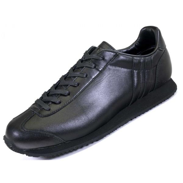 防水レザーをアッパーに使用したネバダの限定生産アッパー版。 　革を染色する際に防水剤を染みこませ、さらに撥水加工を施したレザーをアッパー全体に使用し、縫い糸も撥水糸を使用しています。　光りすぎないマットな色調で、革の質はとてもしなやかで柔ら...