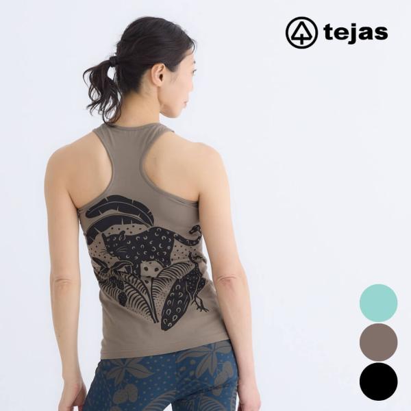 ■特徴TEJAS テジャス ヨガウェア天然素材が心地良いコットンベア天竺のタンクトップ。適度なストレッチや肩甲骨の動きを妨げない背中の大きなカッティングでヨガの動きをスムーズにします。フロントサイドのカッティングが、体のラインを細くスッキリ...
