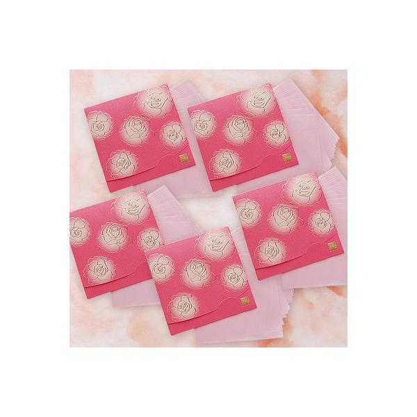 ローズのあぶらとり紙です。大人買い向きの5個セット「バラの花柄」デザインパッケージに、薔薇の花の香り付き！やわらかい肌触りでしっかり脂もとれる、バラ色のあぶらとり紙「絹すきローズ」にバラの香りを付けました。バラ模様のパッケージの中には、バラ...