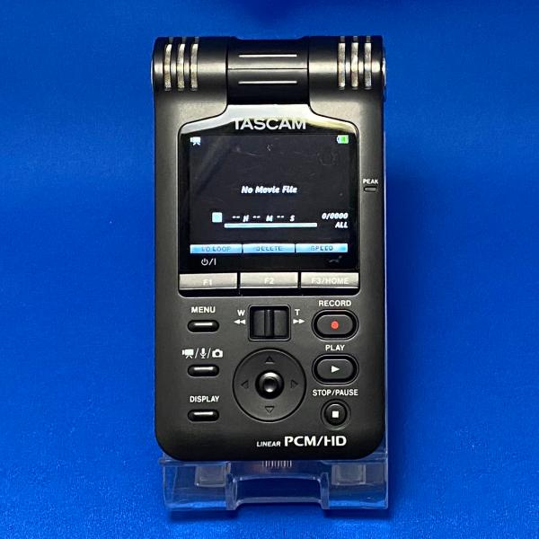 『DR-V1HD』は、高音質リニアPCMレコーダーに動画撮影が可能なビデオカメラを搭載し、臨場感溢れる動画撮影を可能にするリニアPCM/HDビデオレコーダーです。 動画は 1280 x 720 / 30fps、音声は 96kHz /  24...