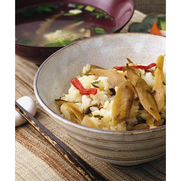 シャキシャキした歯応えが特徴のささがきゴボウ。昆布の旨味と適度な塩気が、ゴボウの風味を引き立てます。ゴボウの他、こんにゃく、タケノコなど、いろいろな食感をお楽しみください。北信濃のおいしさを食卓へ。炊き立てご飯に混ぜるだけで、どこか懐かしい...