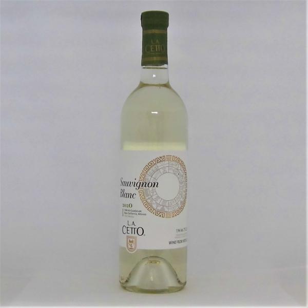 若草のようなフレッシュな香りと、口に含んだ瞬間から感じとれるさわやかな酸味が心地よいワインです。味わいに厚みを感じる、コクのある辛口ワインです。