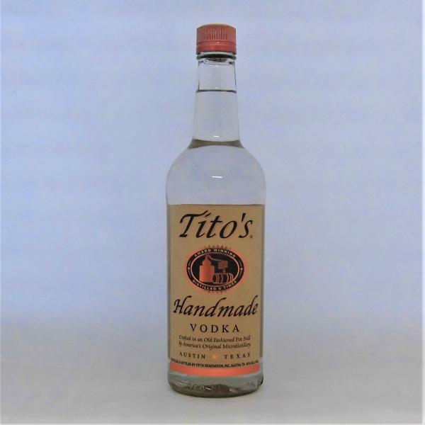 100%アメリカ産のトウモロコシを使用。伝統的な単式蒸留器で6回も蒸留して造られており、完璧なまでにクリーンでピュア。口当たりまろやかでほのかな甘みが感じられます。