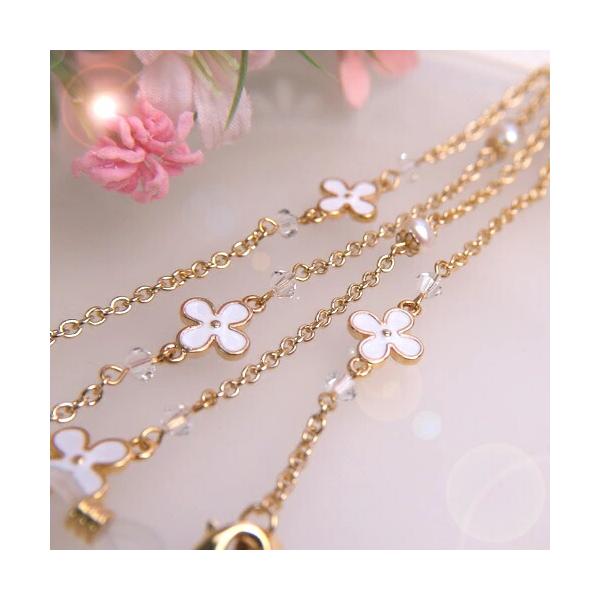 つけるだけでいつものメガネが華麗にドレスアップすること間違いなし！お花パーツとキラキラスワロフスキーと淡水パールがラブリーさMAX。女子度アップにおススメです。メガネゴムを外すとネックレスにもなるタイプで便利です。カニカンがついているので、...