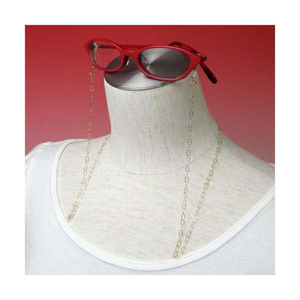 かわいいチェーンが入荷しました！猫ちゃんのお顔のモチーフが連なったチェーンです。キラキラと揺れて、パッと見は普通の金のチェーンのようにも見えます。さりげなく、ねこちゃんといつも一緒にいられそうですね。ヒキワ金具が付いていますので、ネックレス...