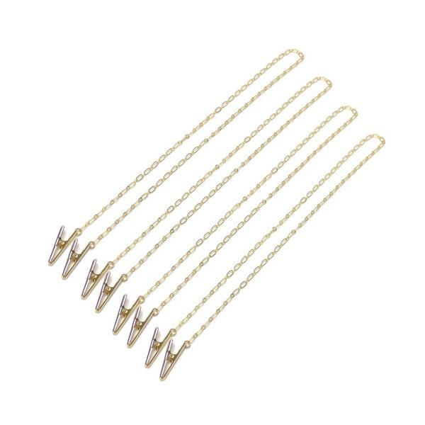 シンプルフィガロチェーンのナフキンクリップです。お得な4本セットです。ハンカチやハンドタオルをはさんで、食事用エプロンにできます。帽子と服をつなげる帽子留めチェーンにも使えて便利。長さの変更のご要望があれば承ります。備考欄にご記入ください。...