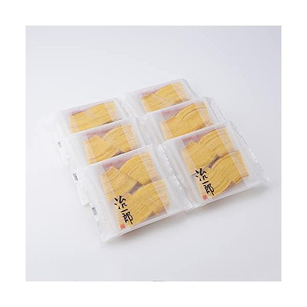 商品説明:24層もの、うすくレアな層をじっくりと焼き重ねました。 飲みものが要らないほどのしっとり感と、ケーキのようなふんわり感を実現した職人技の傑作をお楽しみください。