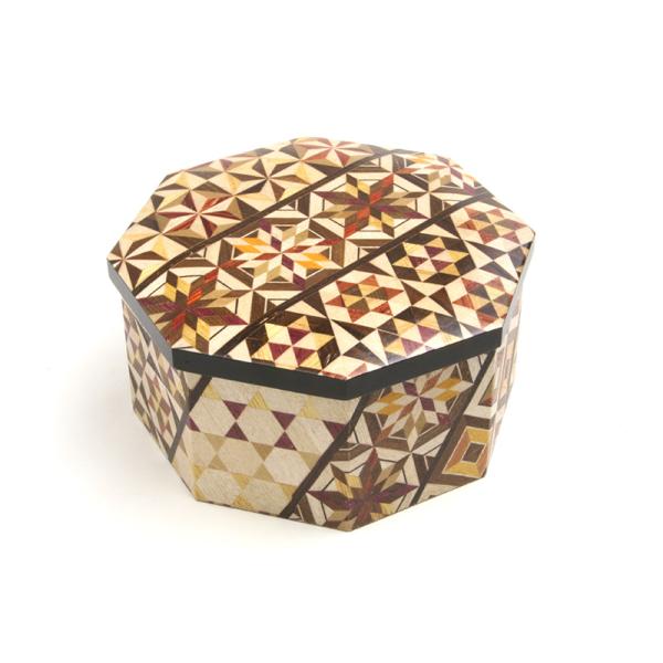 サイズ：90x90x45 mm【備考】天然の素材を用いた手作り品のため、色・柄・大きさはホームページ上の写真や表記と異なる場合がございます。