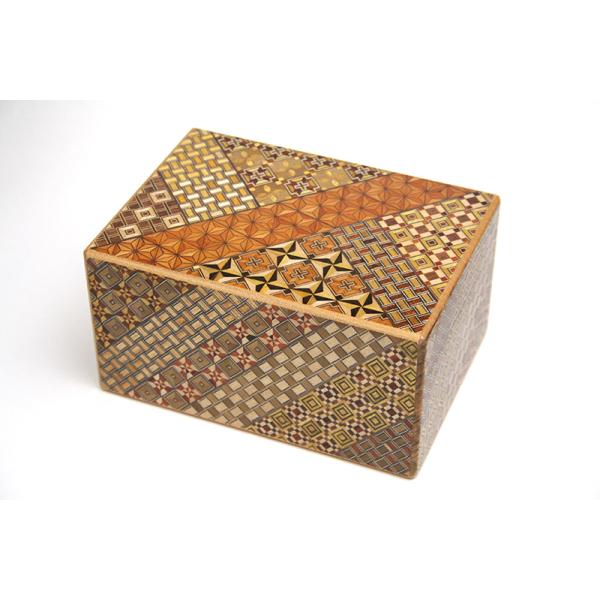 サイズ（外寸）：189x126x93mmサイズ（内寸）：133x108x65mm【備考】天然の素材を用いた手作り品のため、色・柄・大きさはホームページ上の写真や表記と異なる場合がございます。