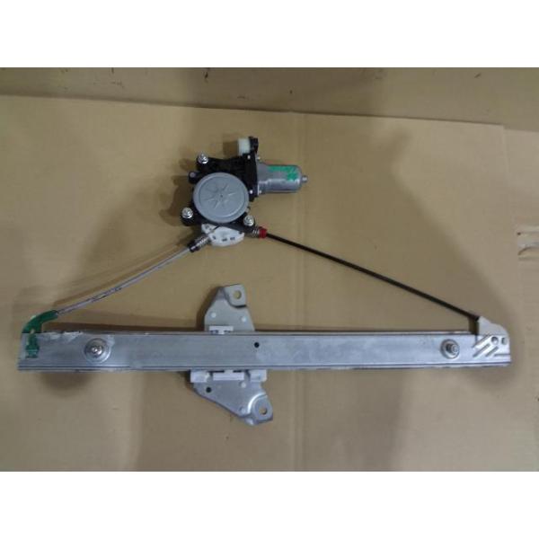 **** 商品説明を必ずご確認ください ****部品管理番号：000001533813120部品メーカー：デンソーメーカー純正品番：85710-B2011部品名：右Fドアレギュレータ・モーター部品メーカー品番：062040-1961部品区分...