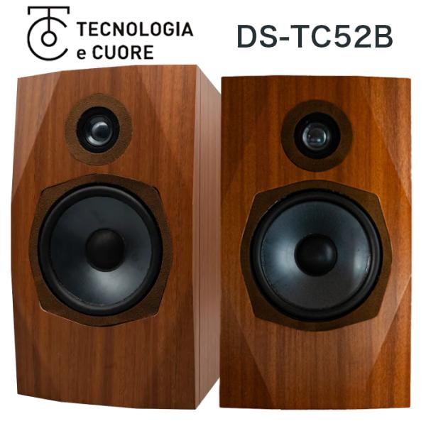 【発売日：2026年03月05日】[ DS-TC52B / TECHNOLOGIA e CUORE ]DIATONEの魂を継ぐ、新世代ブックシェルフスピーカー。TECHNOLOGIA e CUORE DS-TC52Bは、DIATONEの設計...