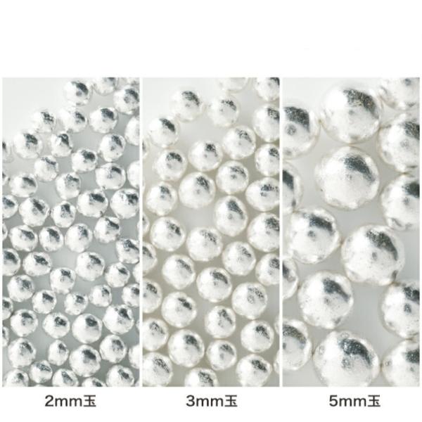 本品はゆうパック優待配送商品です。アラザンシュガーシルバーサイズ業務用200gサイズは３種類からお選び下さい、「2mm」、「3mm」、「5mm」真珠のような輝きでスイーツの魅力を引き出すアラザン。飛び散りにくく使い勝手も抜群です。指先で気軽...