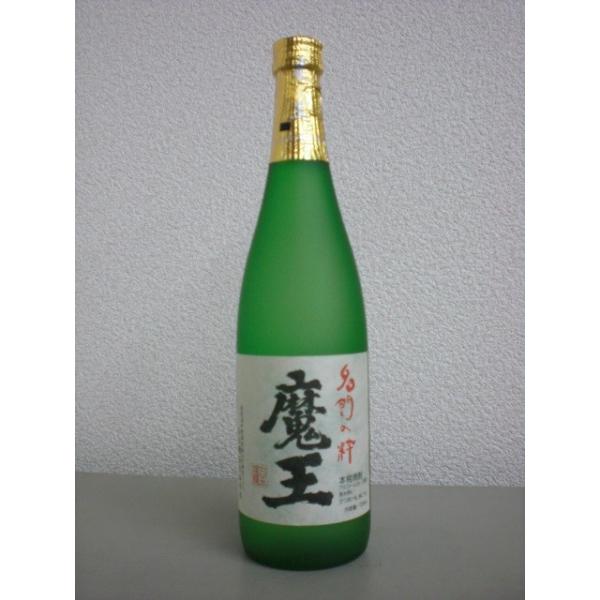 人気芋焼酎魔王720ｍｌだねこの商品は発送の箱は全てリサイクル箱になるよ芋焼酎の人気銘柄だねすごく飲みやすくてクセが無い上品な一本だね芋の香りも控えめで芋の香りが苦手な方も無理なく飲めるよ焼酎初めて飲む方にもいいねロックか水割りがいいよ