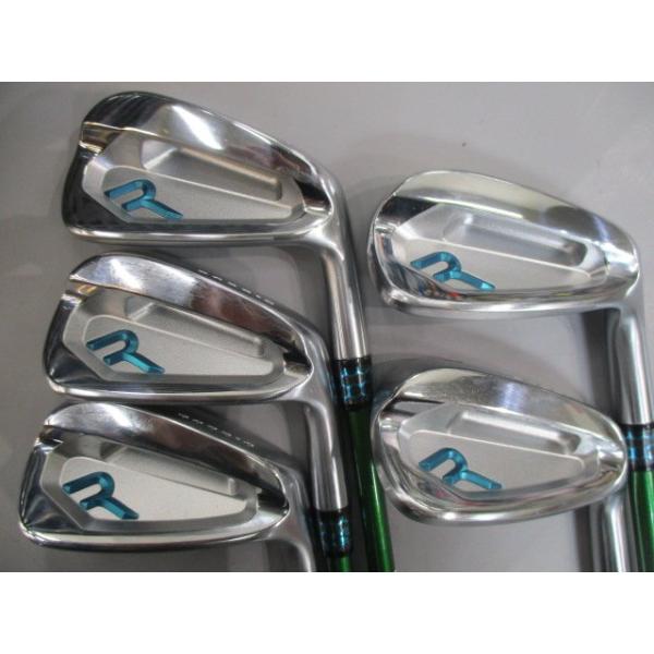 ■種別：アイアン　■メーカー：ロッディオ■モデル：RODDIO MC　■シャフト：ワクチンコンポ GR351 IR■フレックス：R　■ロフト：0■本数：5　■番手：6-9 P■長さ：0　■クラブ重量：0■ライ角：0　■バランス：■キックポイ...
