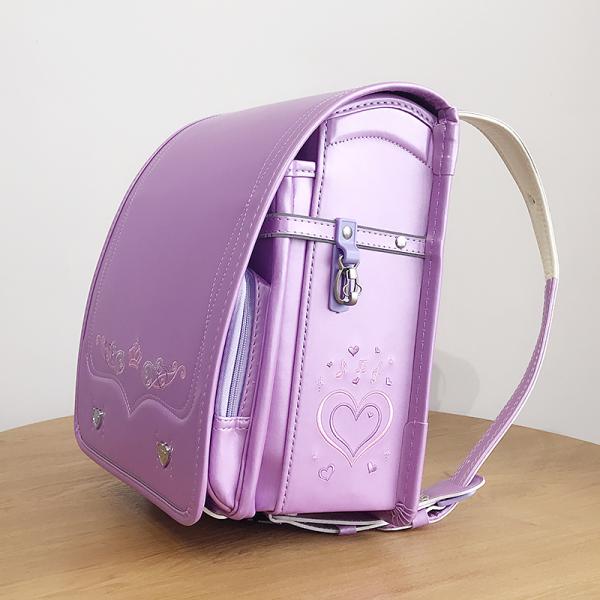 【発売日：2024年03月26日】商品スペック【色】パープル【重量】1050g前後【適用年】1年生-6年生【サイズ】外寸：約高さ35cm×幅29cm×19cm＊海外商品は、日本製と比べますと商品管理が緩く雑な縫製や若干の傷、汚れやほつれ等が...