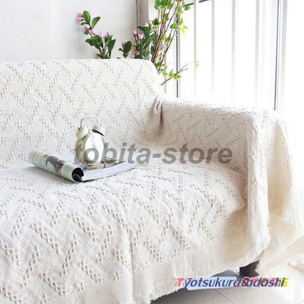 ■カラー：写真参考【ソファー保護】肘置きから足元まですっぽりとカバーできるカバーを掛けるだけでお使いのソファが大変身。汚れや傷から大切なソファを守ってくれます。【肌触り】肌触りが良く通気性にも優れた素材を使っているので湿度の高い季節もサラッ...