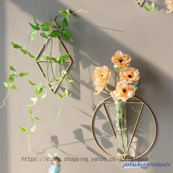 商品名: ガラス花瓶素材: ガラス、アイアンサイズ：幅×高さ：アイアンフレーム：ゴールド=20*25.5cm、01ゴールド=13.5*26cm、02ゴールド=25*25cm、03ゴールド、04ゴールド=15*26cm（スタッフ採寸のため、若...
