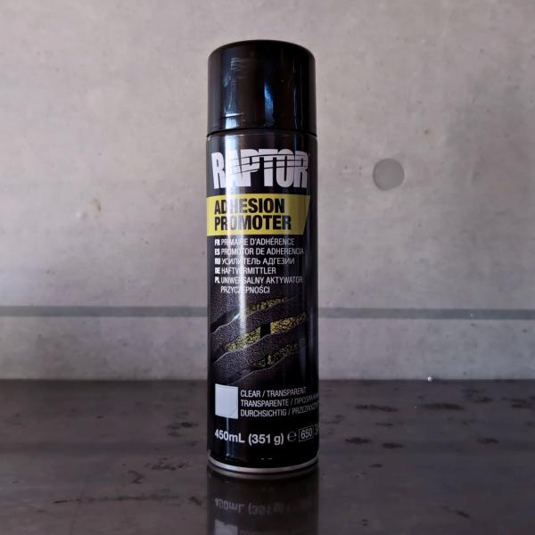 ラプターライナーの乗りを良くする下地剤☆この商品は日本国内輸入総代理店RAPTOR JAPAN シーザーの正規輸入品となります。『ラプターライナー塗料』の下地として使います。様々な材質に噴きつけることができる接着促進剤です。リン酸エステル配...